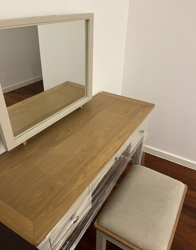 Dressing Table with stool | Mums in Bahrain