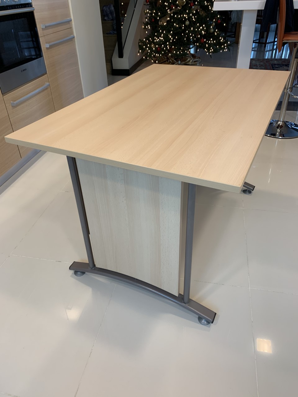 Office Desk and Cabinet | Mums in Bahrain